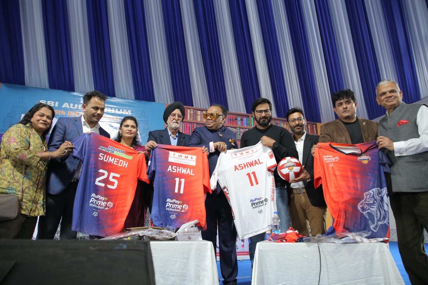 Kolkata Thunderbolts Unveiled Their Jersey & Mascot at Kolkata Book ...