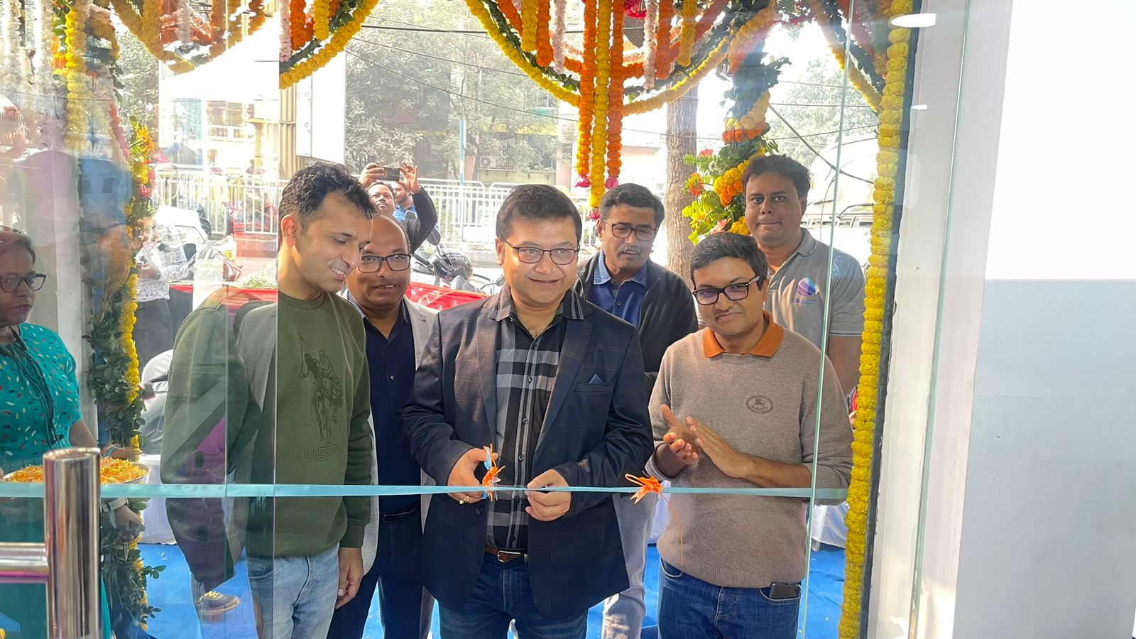 New HP World Store Opens Doors at Thakurpukur - Voice of Kolkata
